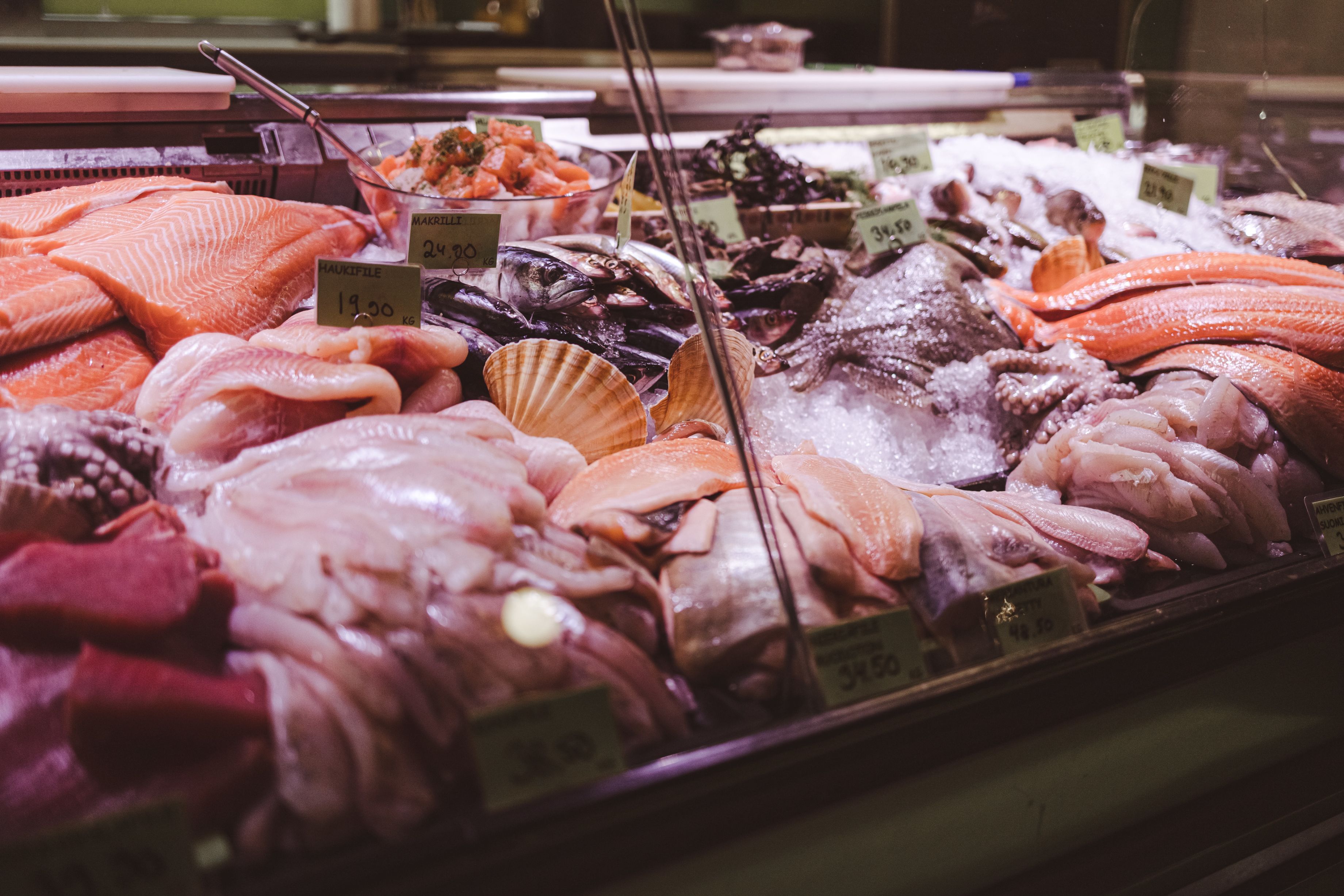 How the IMR monitors thousands of seafood samples every year